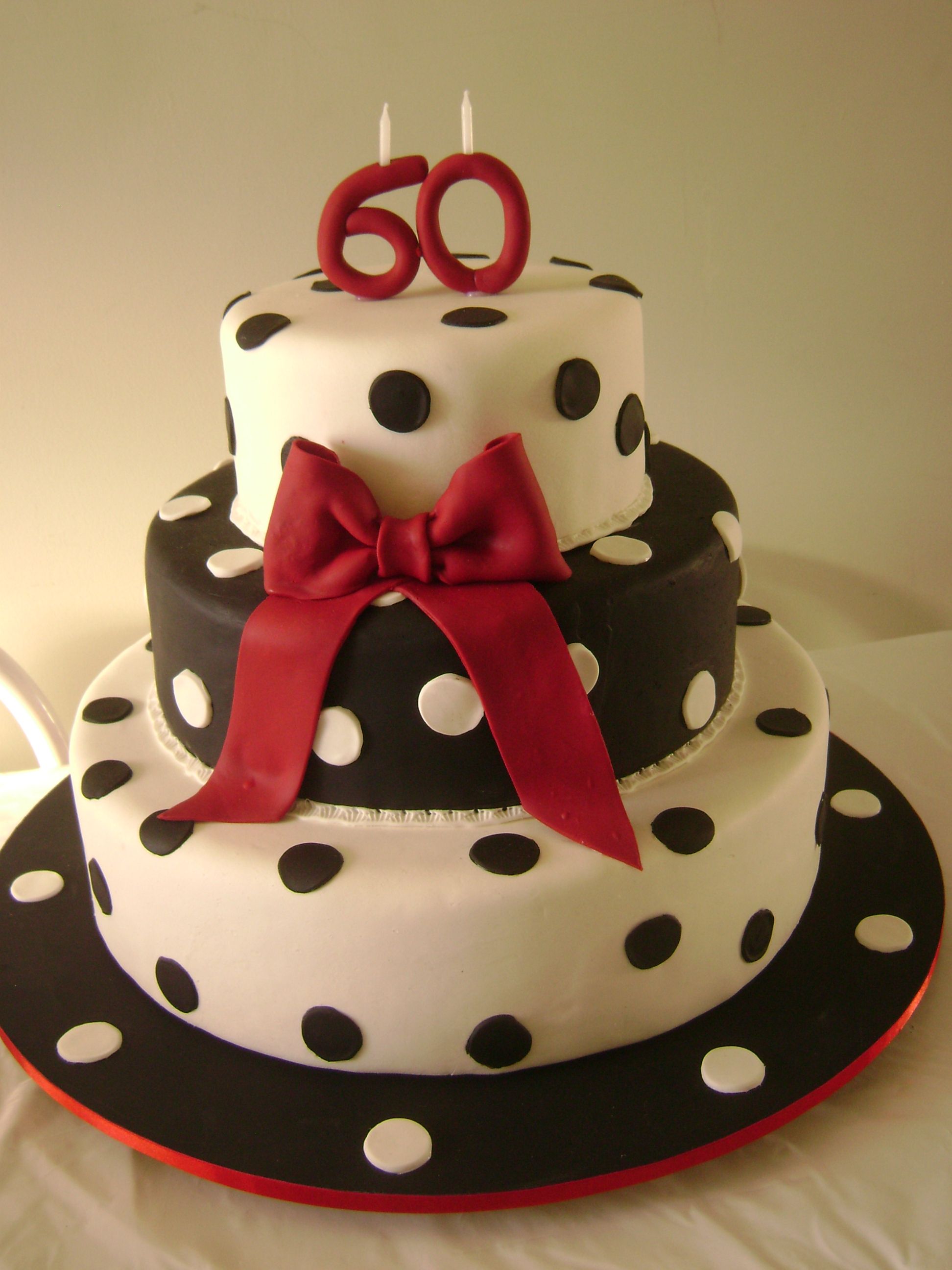 Bolo Anos 60 Quadrado - LIBRAIN