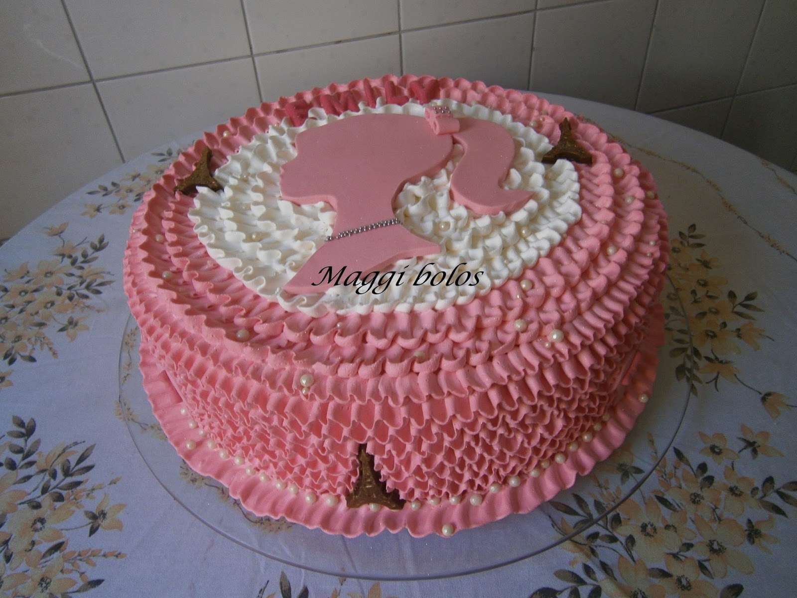 Bolo da Barbie: 30 ideias para você se inspirar!