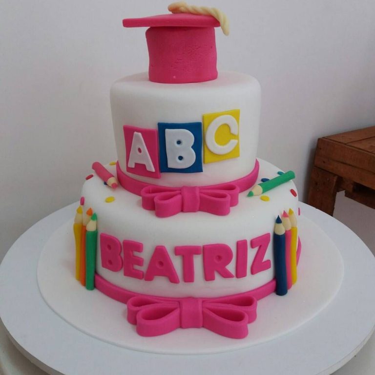 Bolo de formatura: 100 ideias e modelos especiais para se inspirar e ...