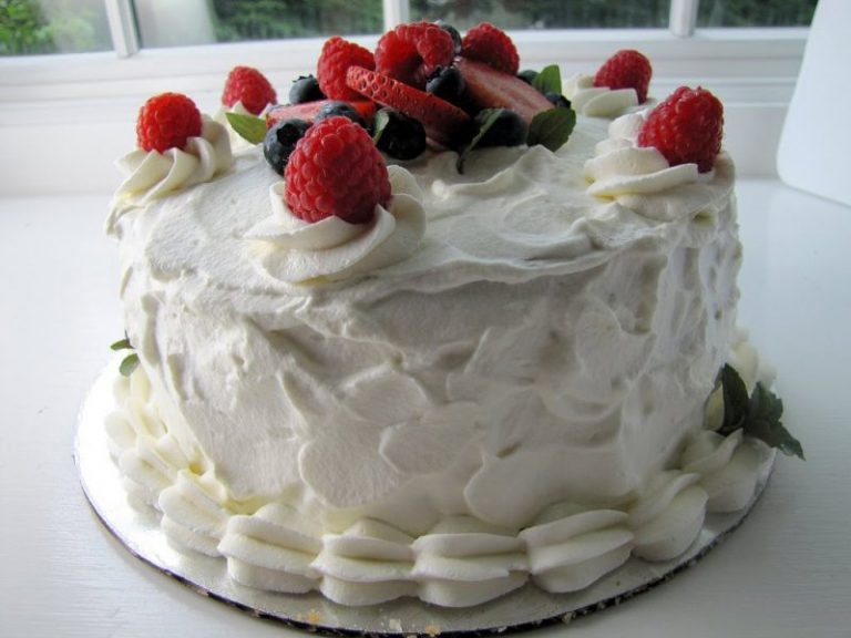 Bolo Decorado com Chantilly: 160 Dicas Inspiradoras e Deliciosas