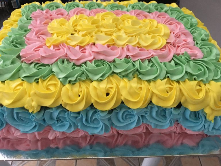 Bolo Decorado com Chantilly: 160 Dicas Inspiradoras e Deliciosas