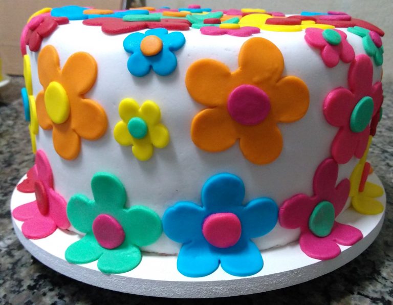 Bolo Decorado Com Flores: 100 Melhores Ideias e Como Fazer!