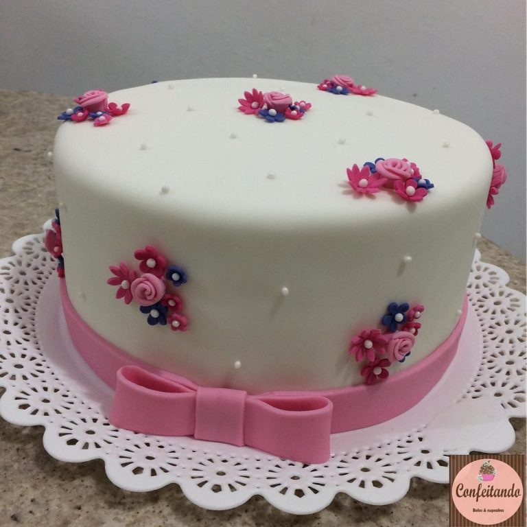 Bolo Decorado Com Flores: 100 Melhores Ideias e Como Fazer!