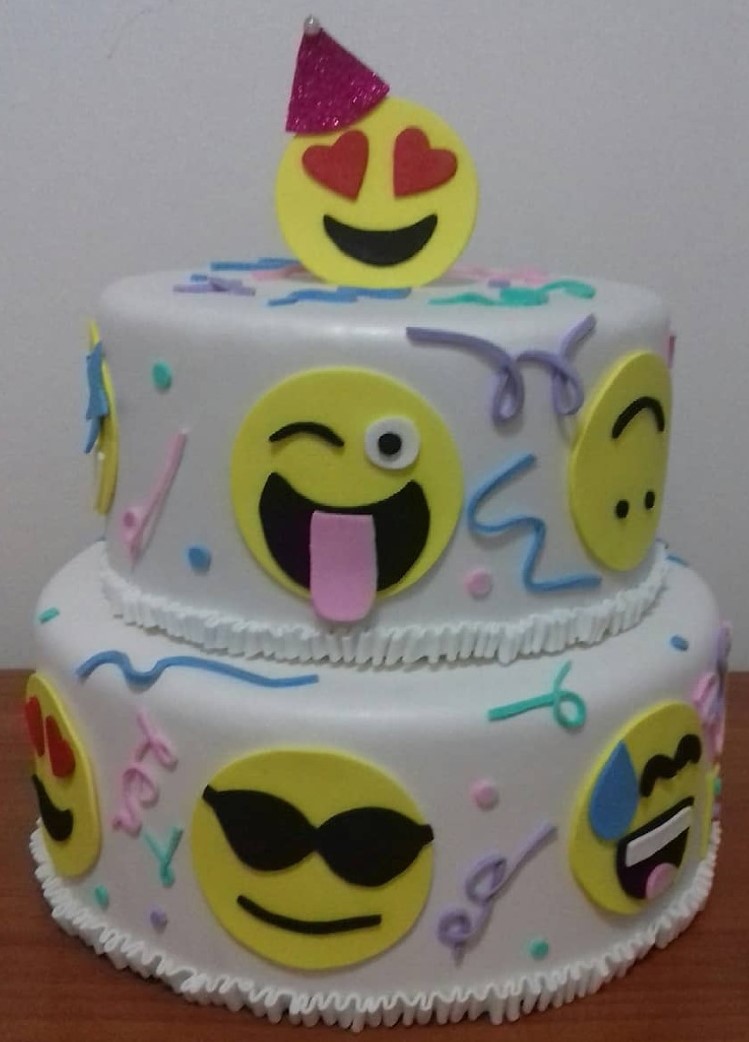 Bolo Emoji: 60 modelos lindinhos para se inspirar, confira!