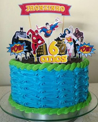 Bolo Liga da Justiça: 80 Modelos e Dicas Imperdíveis, Confira!