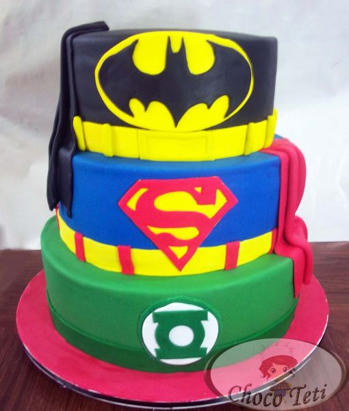 Bolo Liga da Justiça: 80 Modelos e Dicas Imperdíveis, Confira!