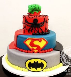 Bolo Liga da Justiça: 80 Modelos e Dicas Imperdíveis, Confira!