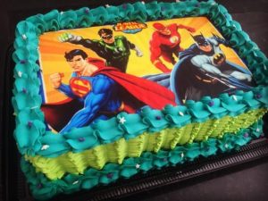 Bolo Liga da Justiça: 80 Modelos e Dicas Imperdíveis, Confira!