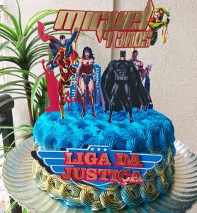 Bolo Liga da Justiça: 80 Modelos e Dicas Imperdíveis, Confira!