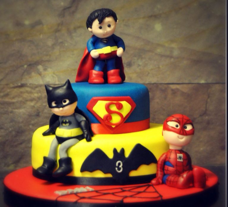 Bolo Liga da Justiça: 80 Modelos e Dicas Imperdíveis, Confira!