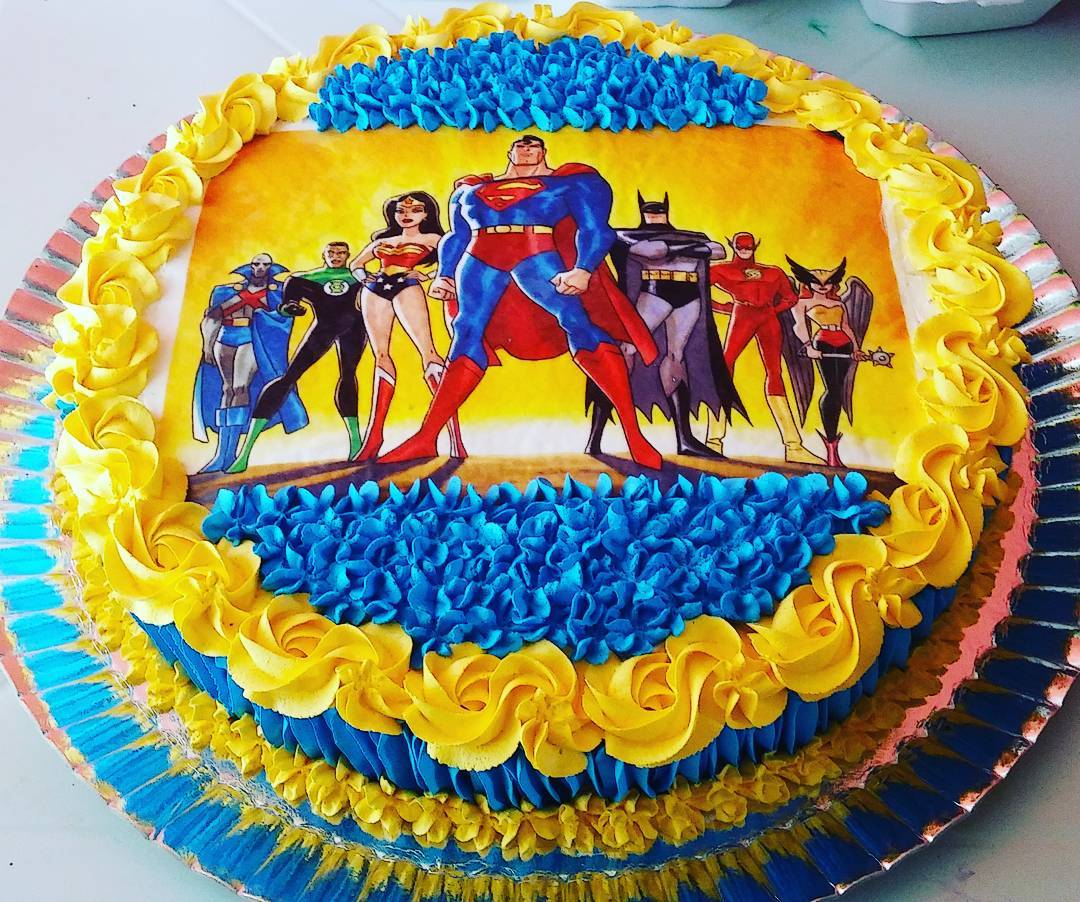 Bolo Liga da Justiça: 80 Modelos e Dicas Imperdíveis, Confira!