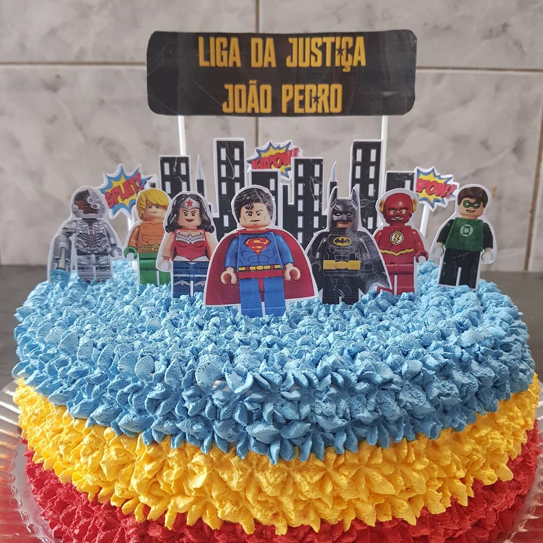 Bolo Liga da Justiça: 80 Modelos e Dicas Imperdíveis, Confira!