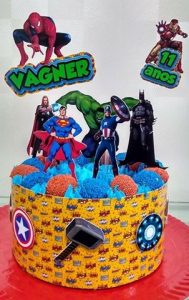 Bolo Liga da Justiça: 80 Modelos e Dicas Imperdíveis, Confira!