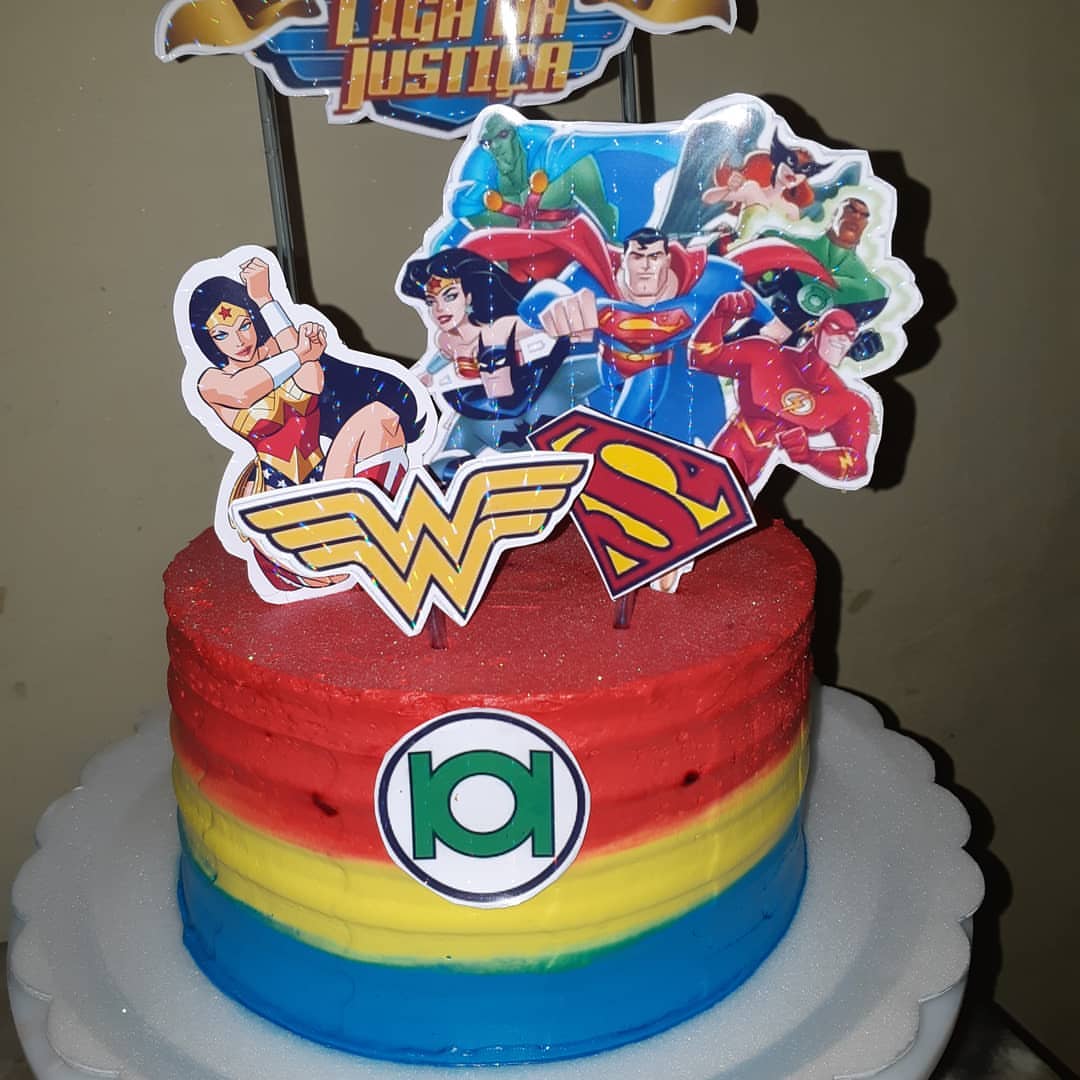 Bolo Liga da Justiça: 80 Modelos e Dicas Imperdíveis, Confira!