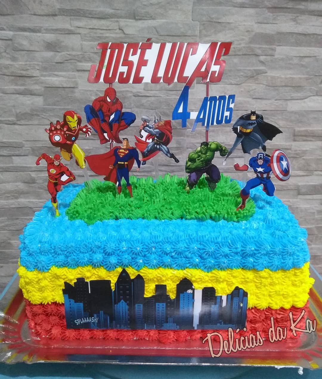 Bolo Liga da Justiça: 80 Modelos e Dicas Imperdíveis, Confira!