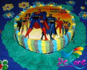 Bolo Liga da Justiça: 80 Modelos e Dicas Imperdíveis, Confira!