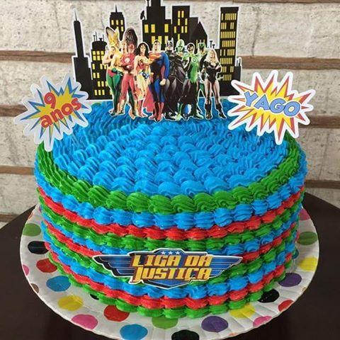 Bolo Liga da Justiça: 80 Modelos e Dicas Imperdíveis, Confira!