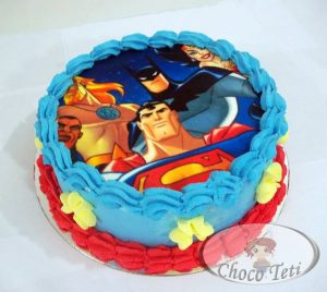 Bolo Liga da Justiça: 80 Modelos e Dicas Imperdíveis, Confira!