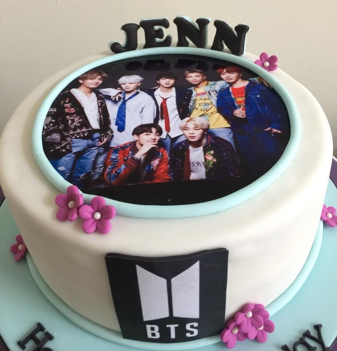 Bolo BTS: 80 opções especiais para a sua festa