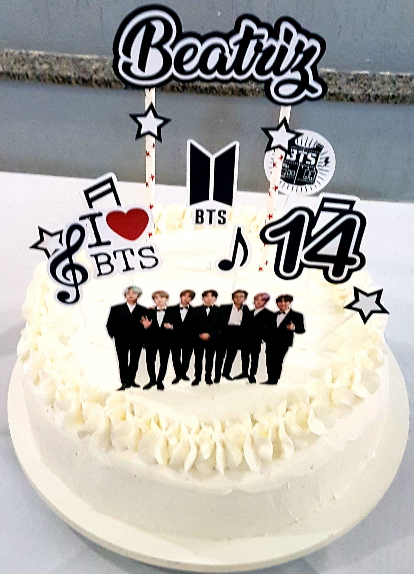 Bolo BTS: 80 opções especiais para a sua festa