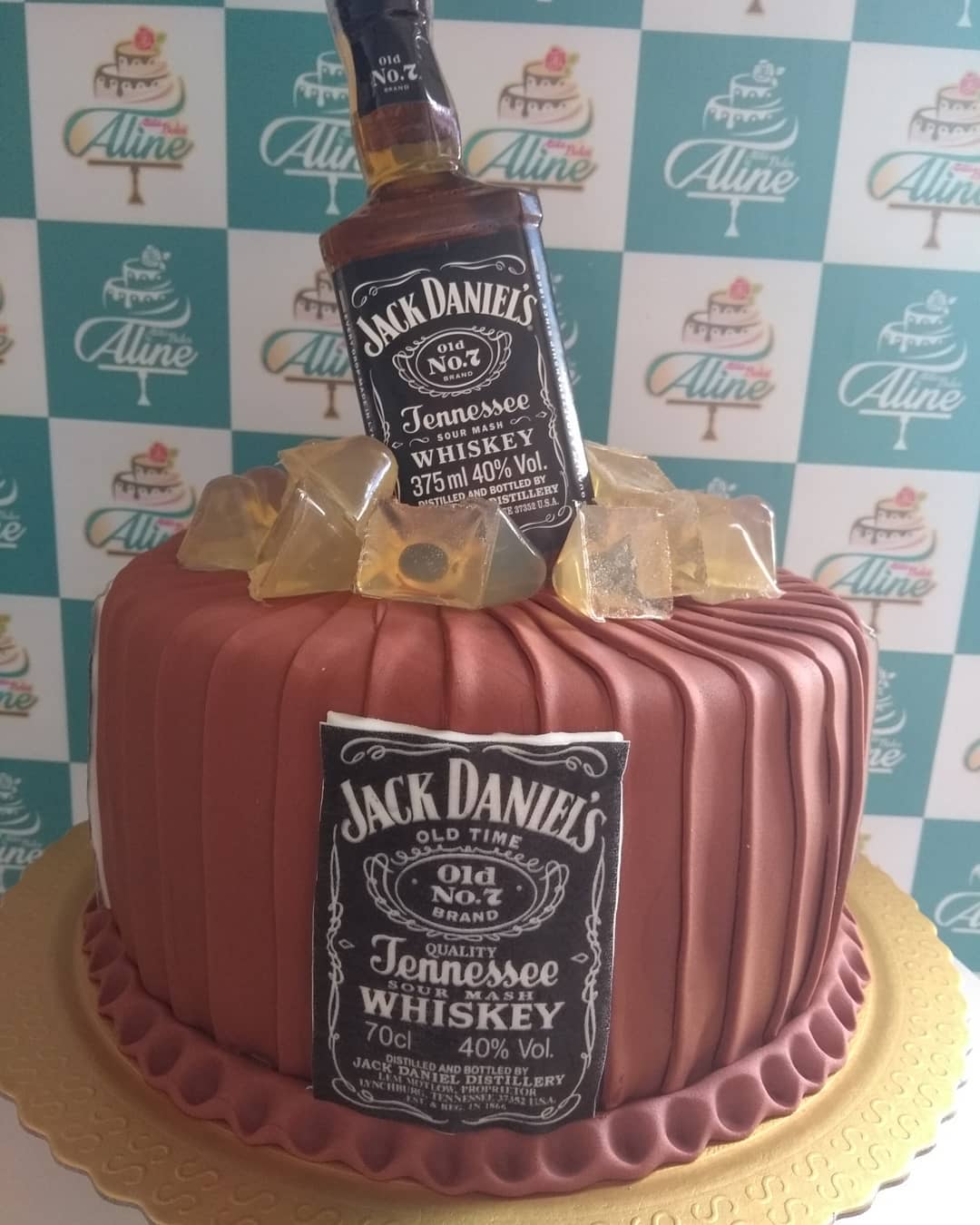Bolo Jack Daniels: 60 Modelos Para Conferir!