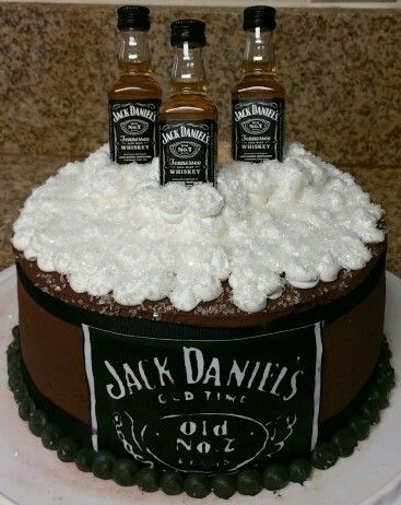 Bolo Jack Daniels: 60 Modelos Para Conferir!