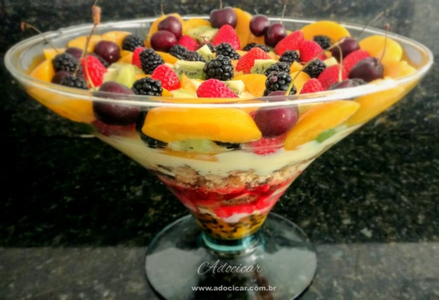 Bolo Tropical: 90 Modelos de Bolos Lindos e Coloridos