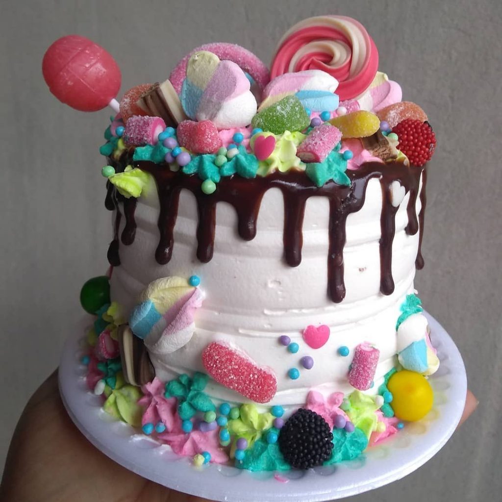 Bolo bebê colorido: 90 ideias diferentes para se inspirar!