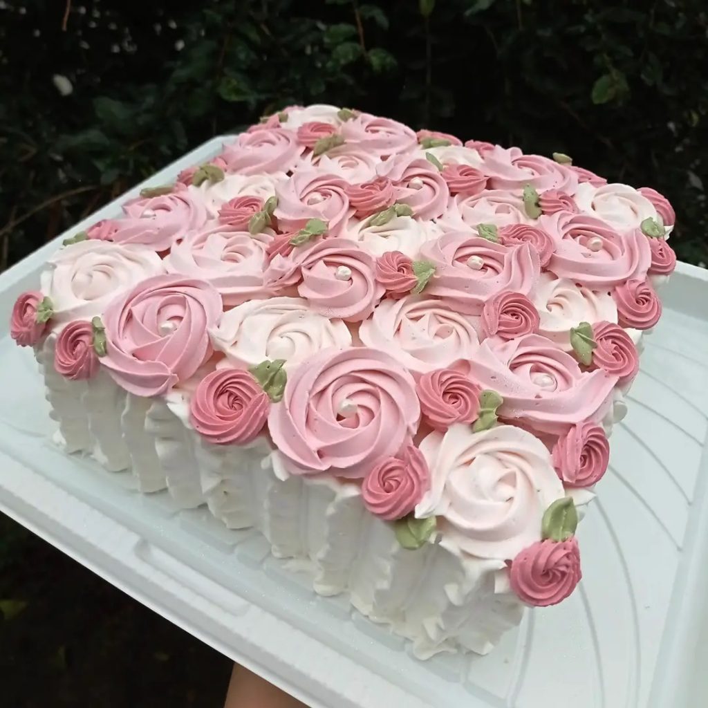 bolo quadrado feminino: 80 ideias que vão te impressionara